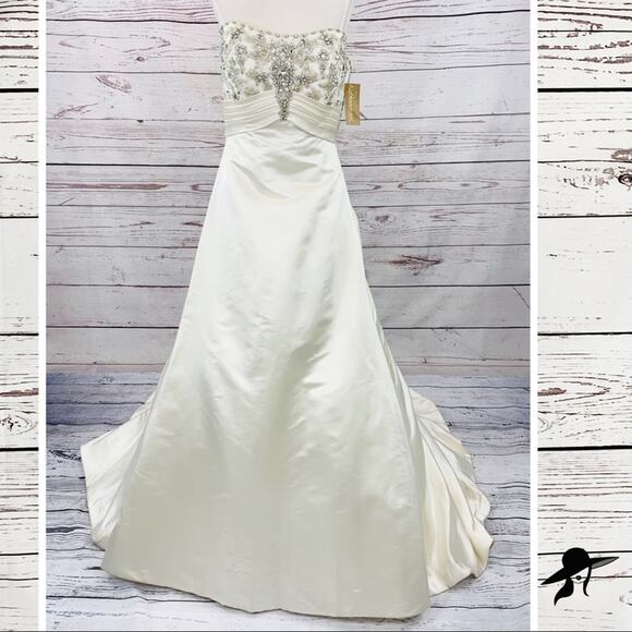 Demetrios | Dresses | Demetrios Bridal Size 2 Gr183s Beaded Bust Train ...